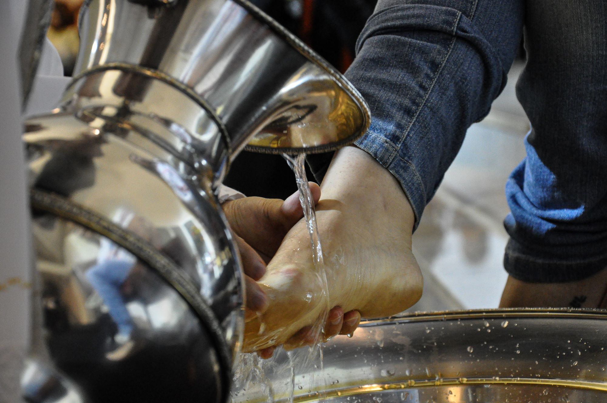 Celebrating the Covenant of Love: Becoming a Feet-Washing People ...